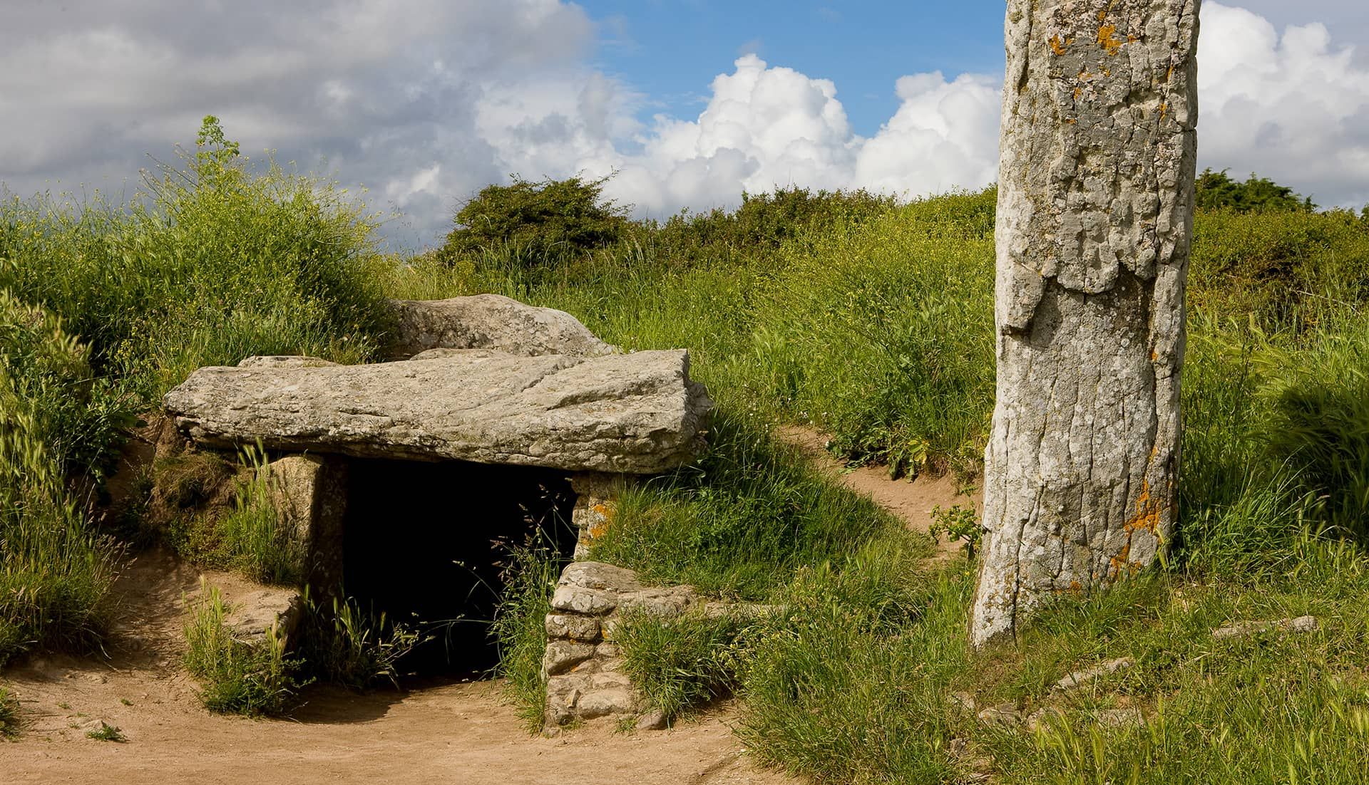 Flat Stone dolmen | Megalithic landscapes